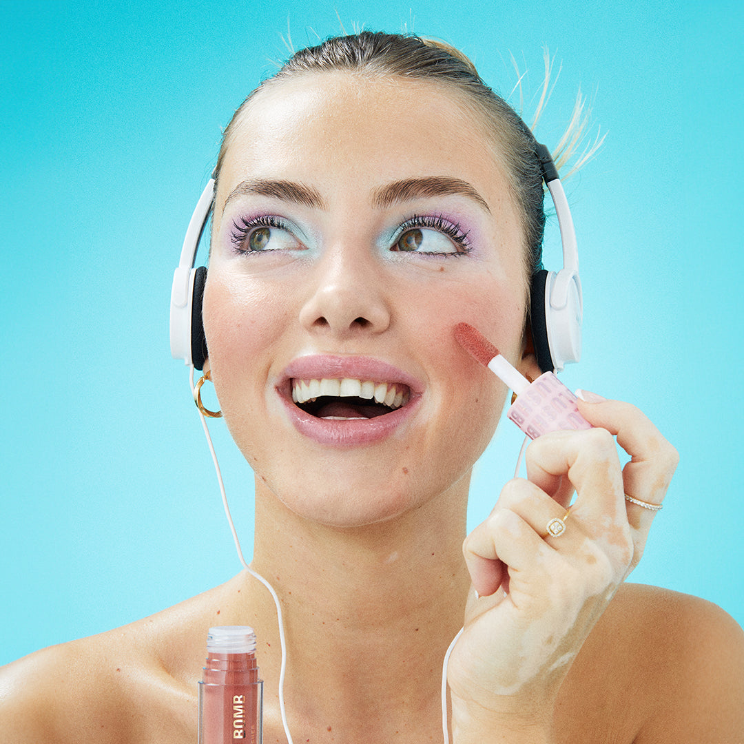 Buy Makeup Revolution Y2k Baby Blush Bomb Online - HOK Makeup
